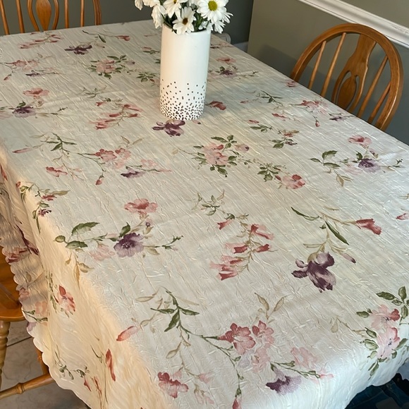 Dining | Beautiful Tablecloth | Poshmark